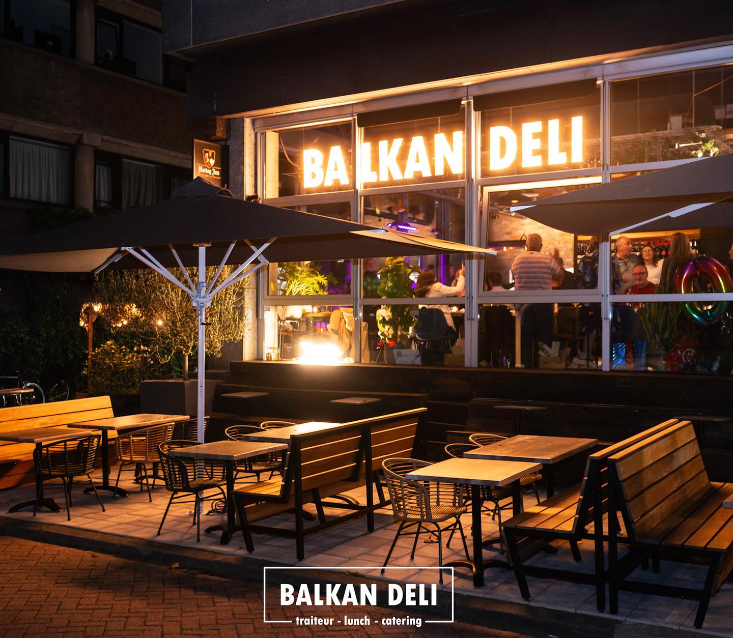 Balkan buffet and live music at Balkan Deli Rotterdam - Balkanlocals